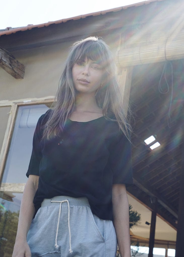 Elle Tee | V Neck Tee, Half-Length Sleeves | WE-AR
